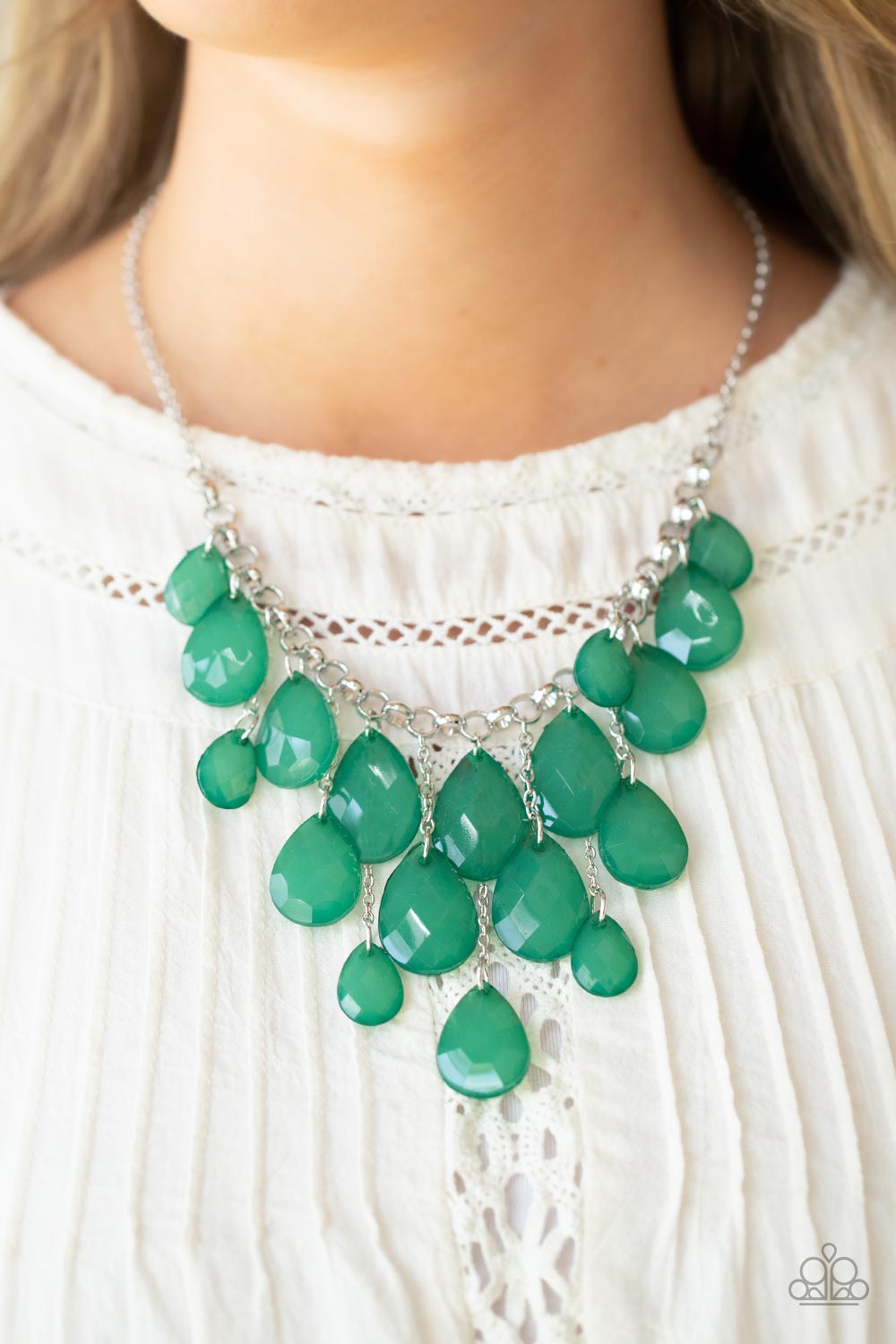 Front Row Flamboyance - Green – Fab and Chic Jewels by Angelia